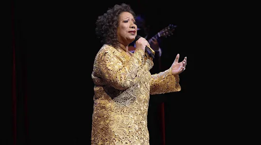 La cantante Bartola tuvo un emotivo regreso a la música en el Gran ...