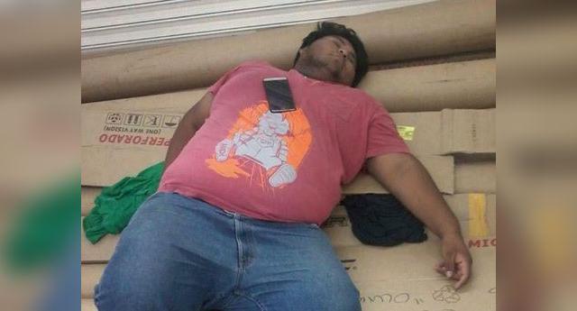 Facebook: Joven se queda dormido y se convierte en memes | El Popular