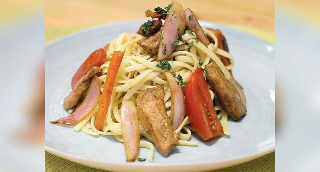 Tallarín Saltado de Pollo | El Popular