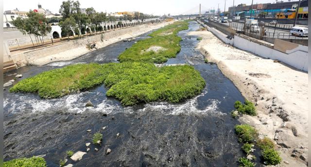 Río Rímac: Aguas lucen de color negro ante la elevada contaminación en ...