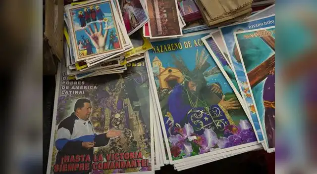 Crean estampitas de Hugo Chávez por Semana Santa en Venezuela | El Popular