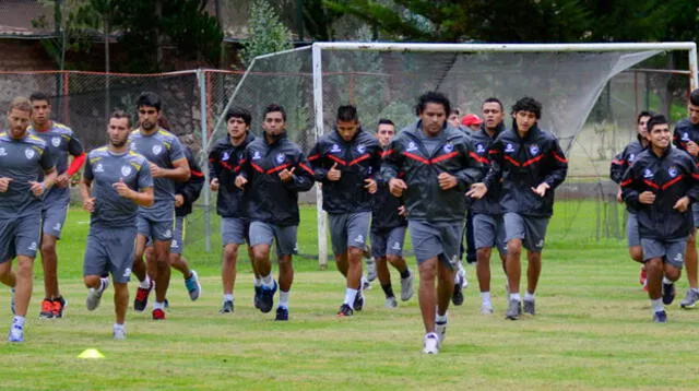 Cienciano y la delegación de atletas de la UNMSM: casi se arma ronca ...