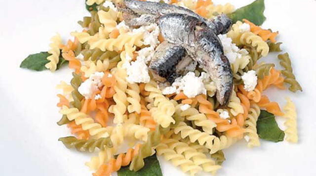 La receta popular: corbatitas verdes con anchoveta | El Popular